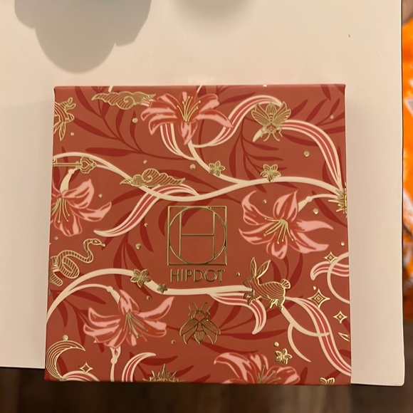 hipdot | Makeup | Eye Shadow | Poshmark